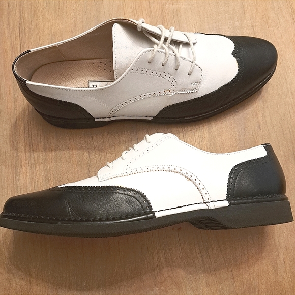 Rockport | Shoes | Vintage Rockport Spectator Wingtip Matte Leather ...